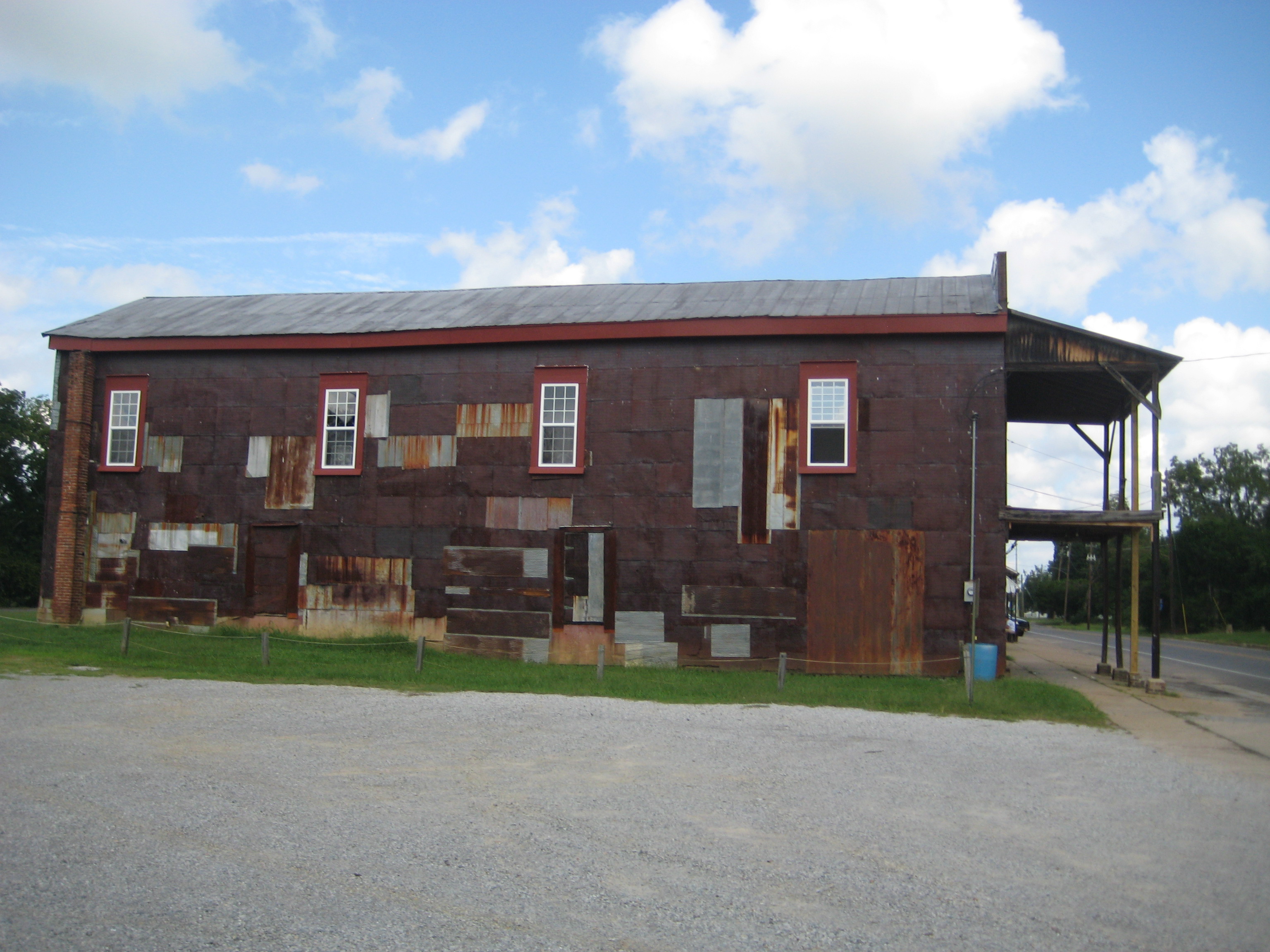 #throwbackthursday: the Rural Studio’s Big Red Barn, 2009 – Foster Dickson